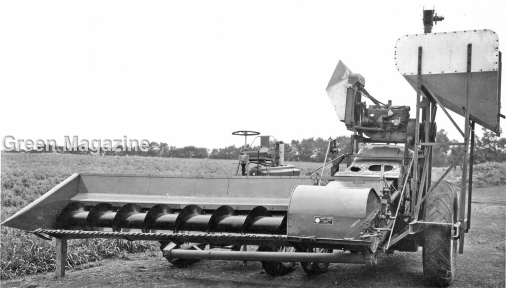 A Brief History of Deere's Self Propelled Combines - Green Magazine