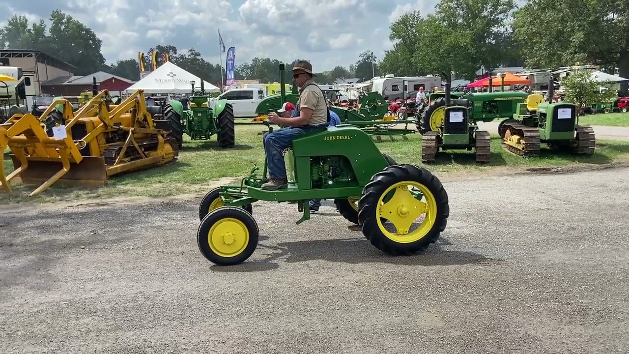 Deere 101 Tractor - Green Magazine